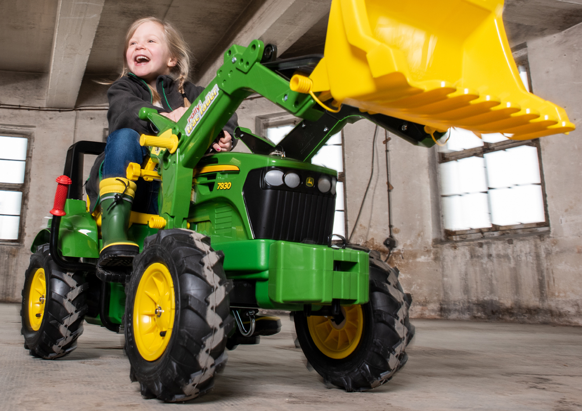 Pedaalidega traktor+esilaadur John Deere - Sike Agri